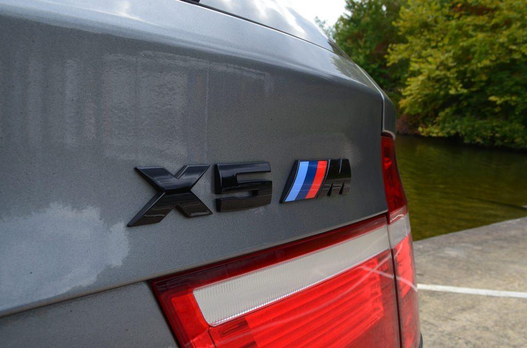 BMW X5M X5 M tech emblem till bagagelucka - BILACCESSOARER.SE